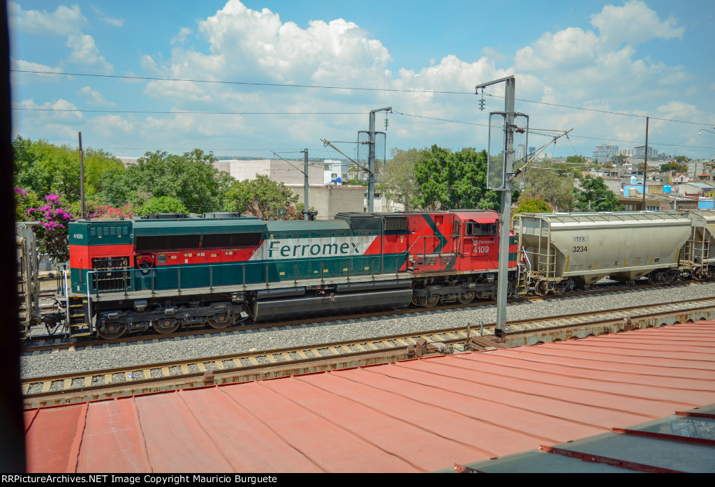 FXE SD70ACe Locomotive running as DPU